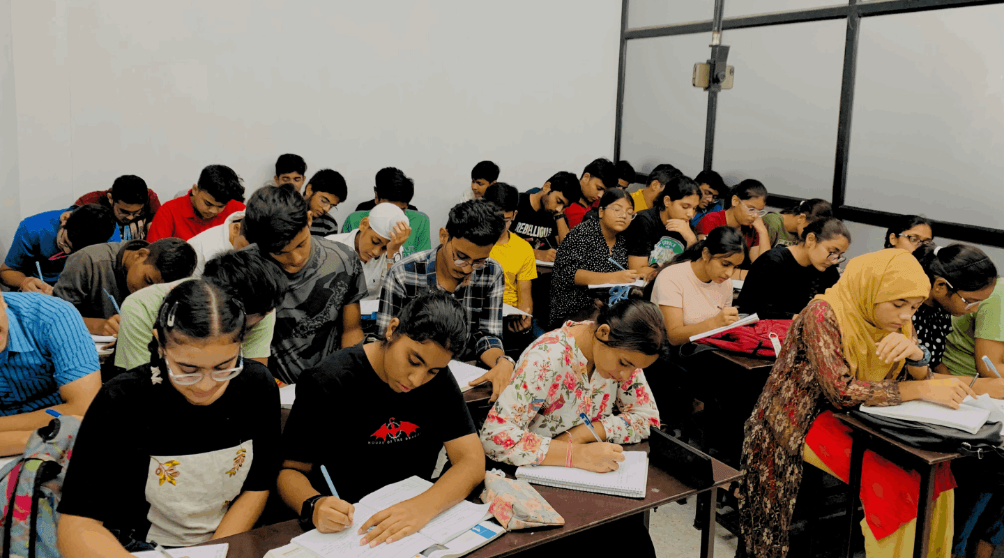 Best Physics Coaching in Bareilly | 11 & 12, IIT JEE & NEET | Home